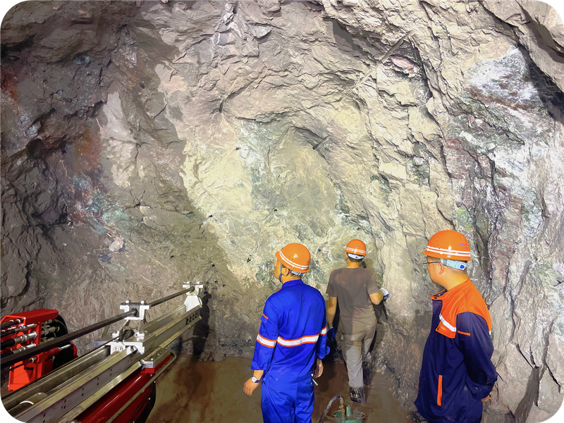 Face drill rigs(jumbo) - Buy Intelligent mining tunneling drill Product ...